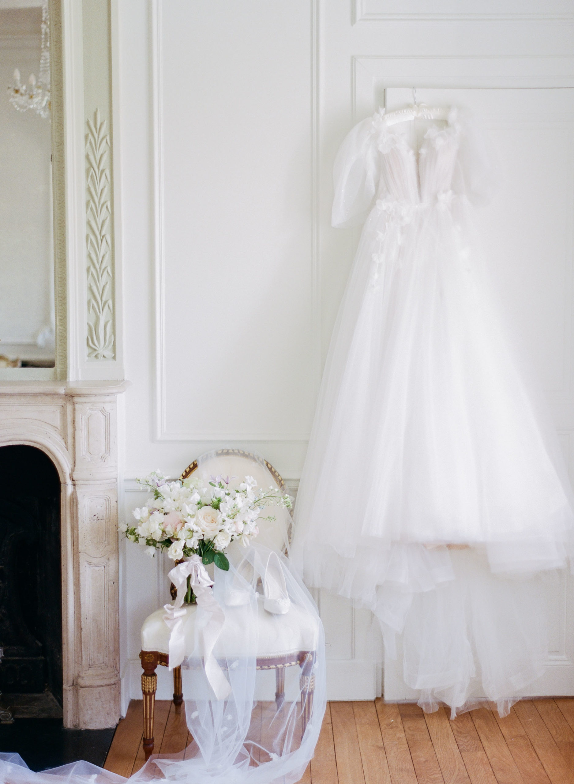 Grand-Luce Wedding Photographer | French Château Luxury Wedding